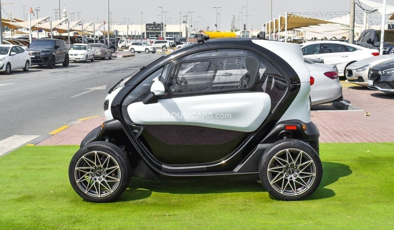 Used Renault Twizy 2018 for sale in Ajman - 717232