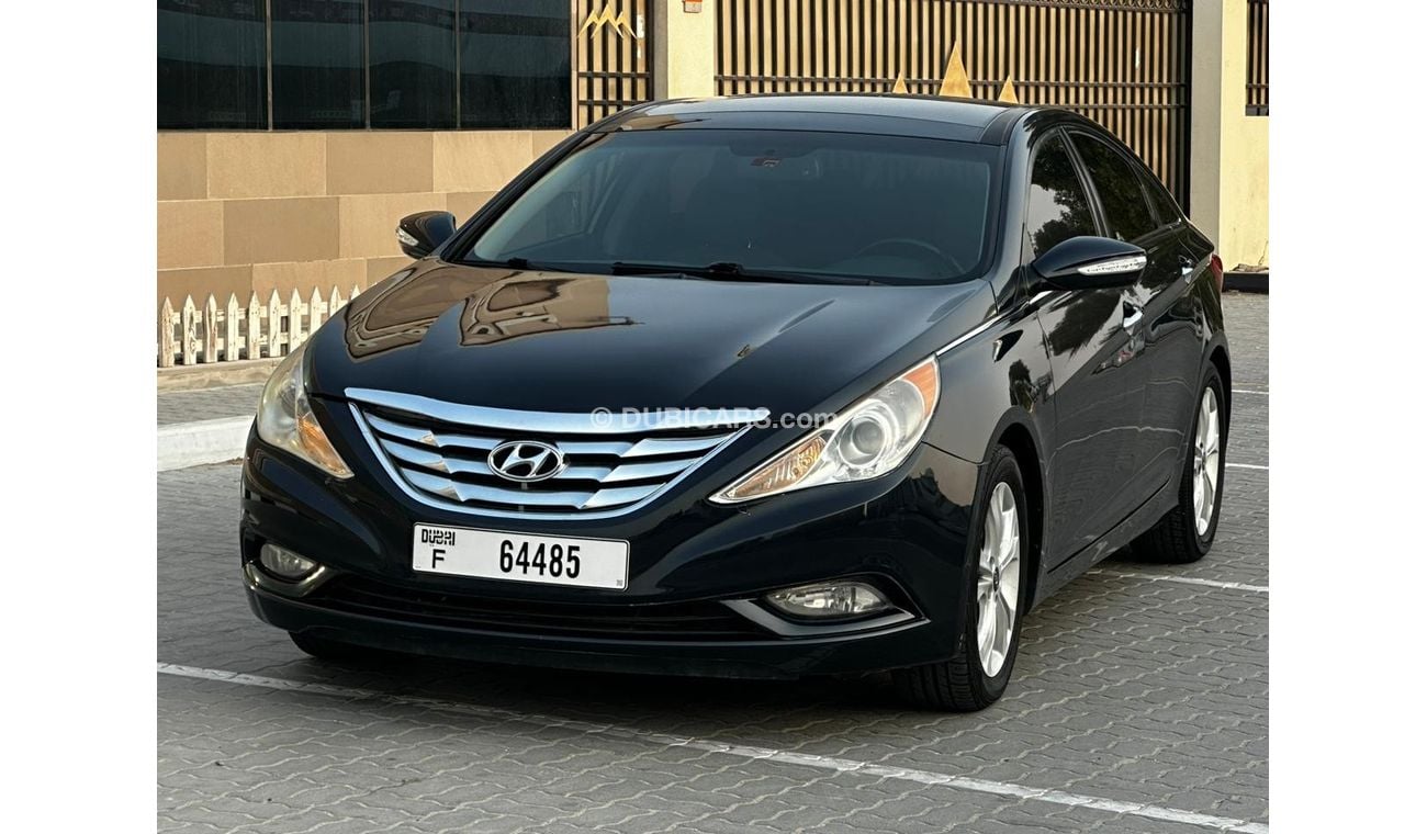 Used Hyundai Sonata Limited 2012 for sale in Sharjah - 692832