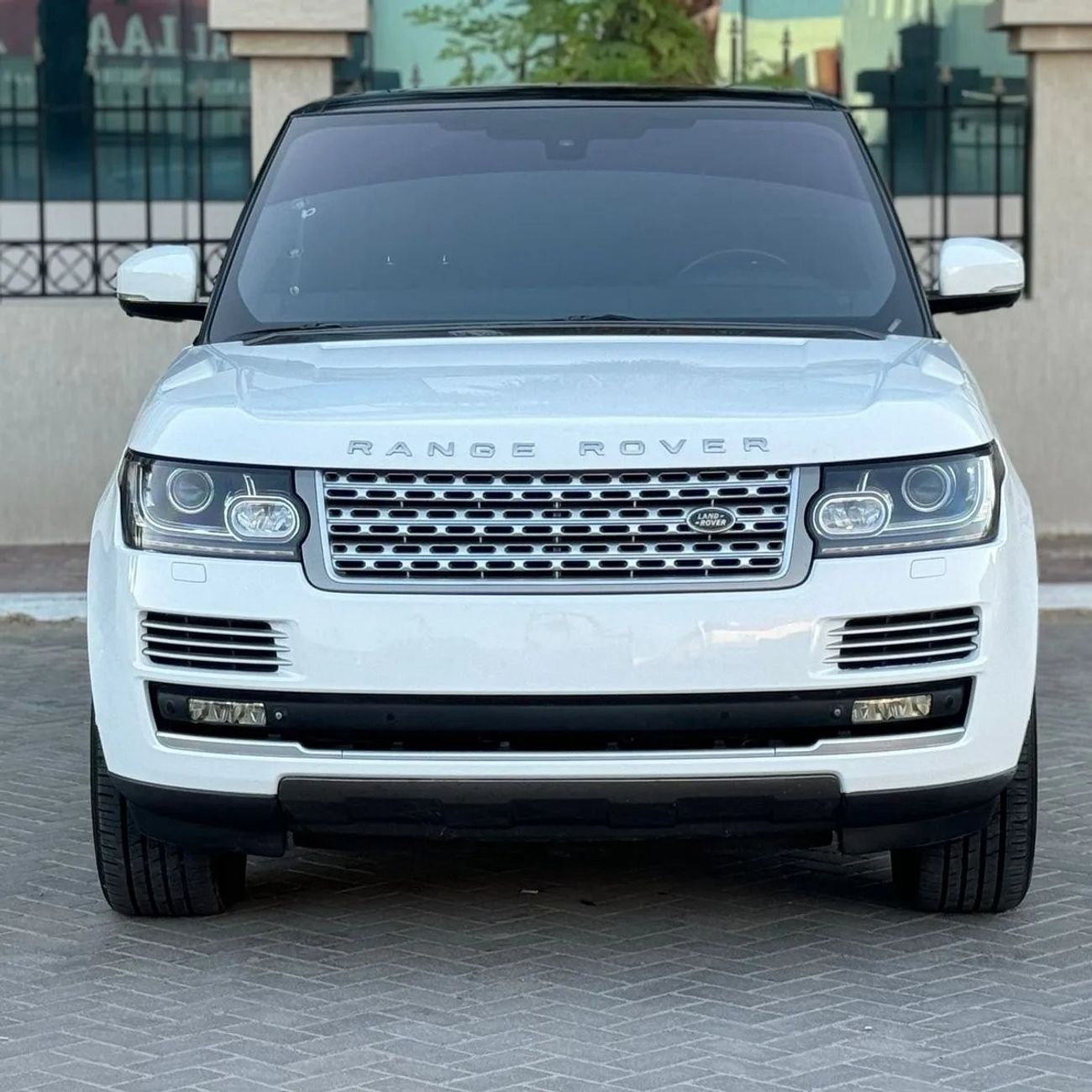 Used Land Rover Range Rover 2015 for sale in Dubai - 745337