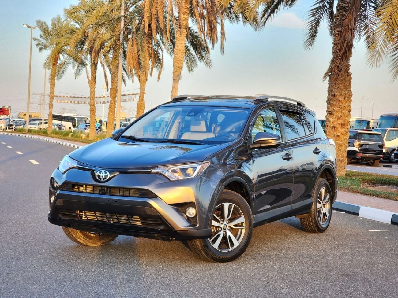 Used VX TOYOTA RAV4 XLE 2018 FULL OPTION 2018 for sale in Dubai - 712831