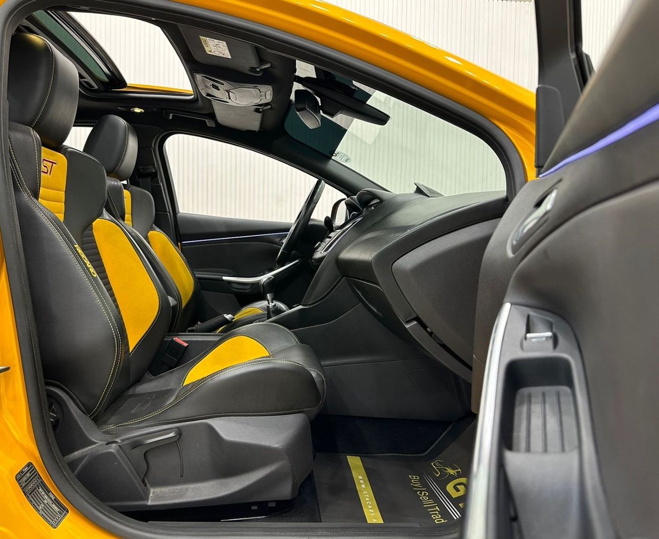 Used 2017 Ford Focus ST, May 2025 Warranty, Full Al Tayer Service ...