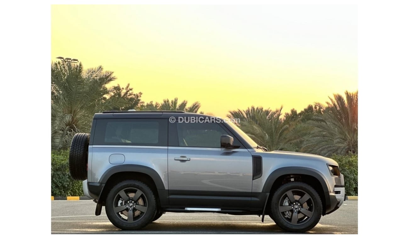 Used Land Rover Defender P400 90 SE DEFENDER P400 90 2021 GCC 2021 for sale in Sharjah - 697014
