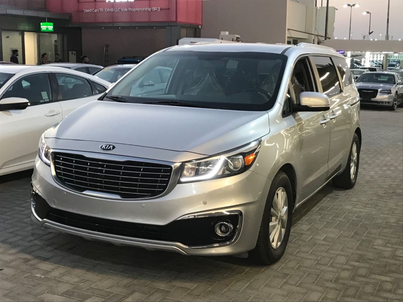 Used Kia Sedona 2016 for sale in Dubai - 569514