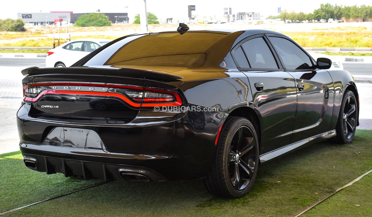 Used Dodge Charger 5.7L HEMI 2016 for sale in Sharjah - 660410