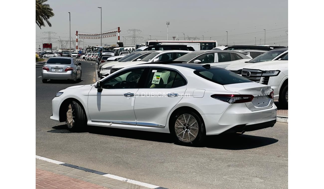 New Toyota Camry LIMITED 3.5L 2023 for sale in Dubai - 629647
