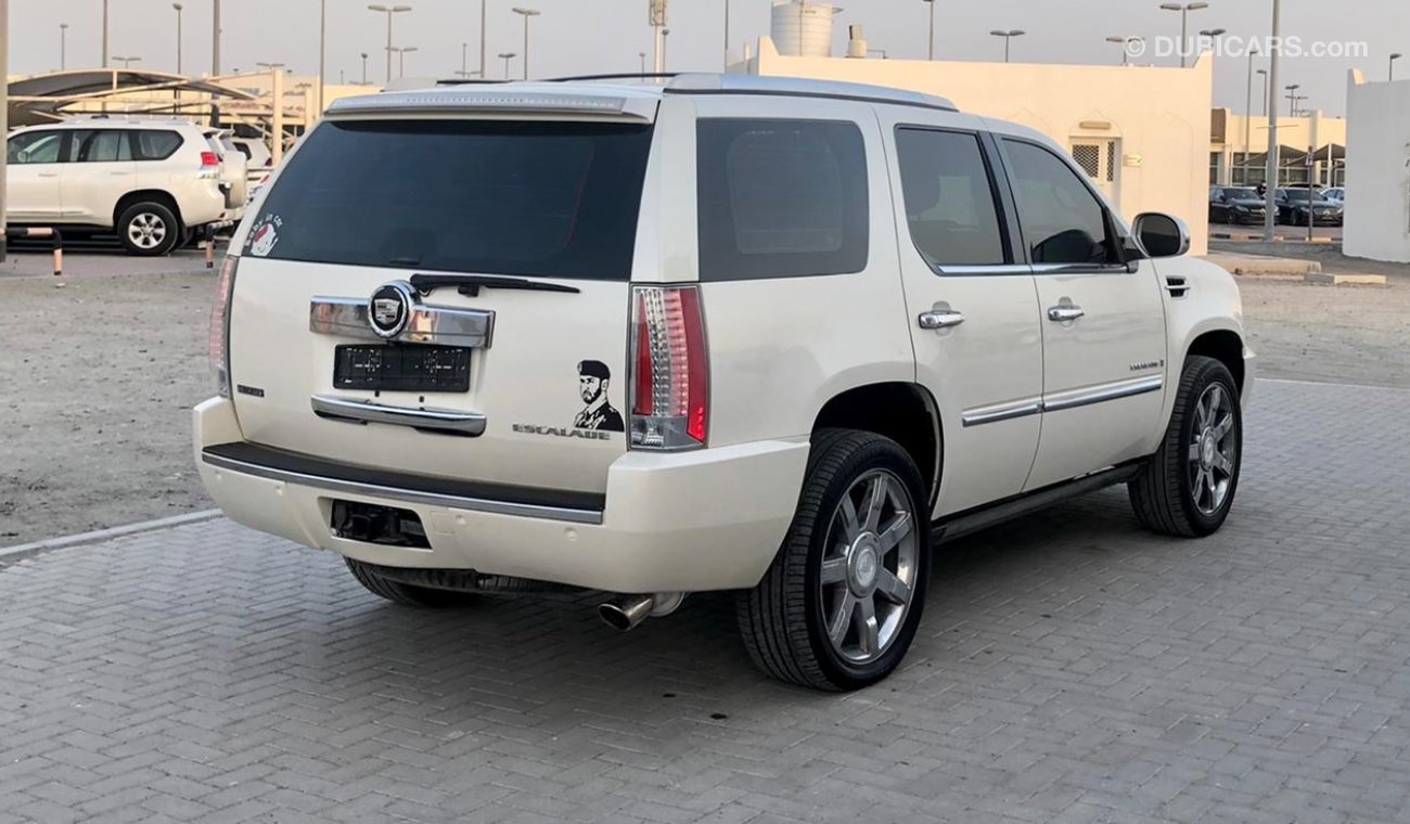 Used Cadillac Escalade CADILAC ESCALD 2008 for sale in Dubai - 412852