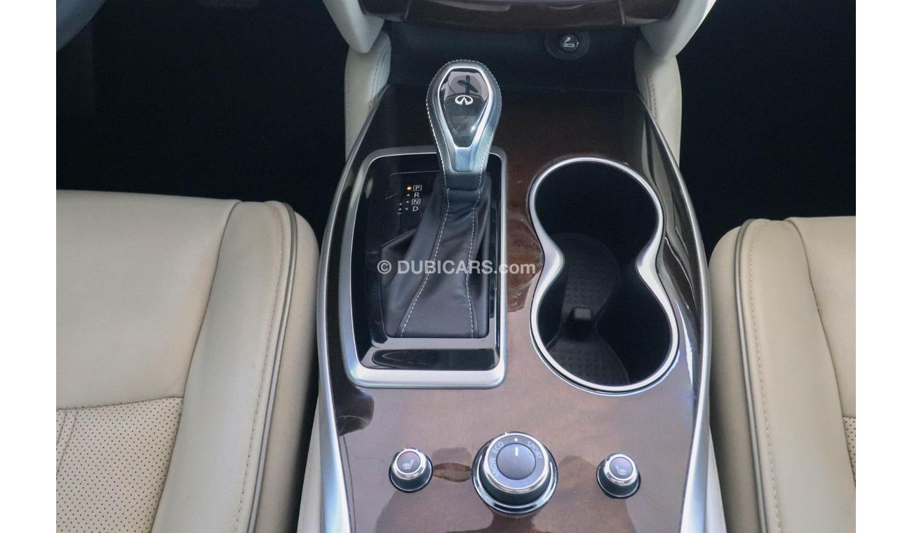 Used Infiniti QX60 L50 2017 for sale in Dubai - 644496