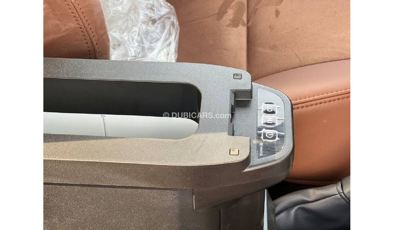 New Toyota Land Cruiser Pick Up LC79 D/C 4.0L PTR A/T // 2024 // FULL ...