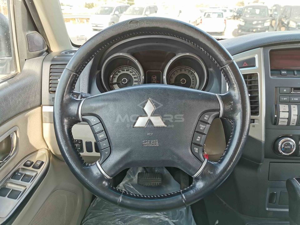 Used Mitsubishi Pajero 3.5L PETROL, 17" ALLOY RIMS, 4WD, AIRBAGS, XENON ...