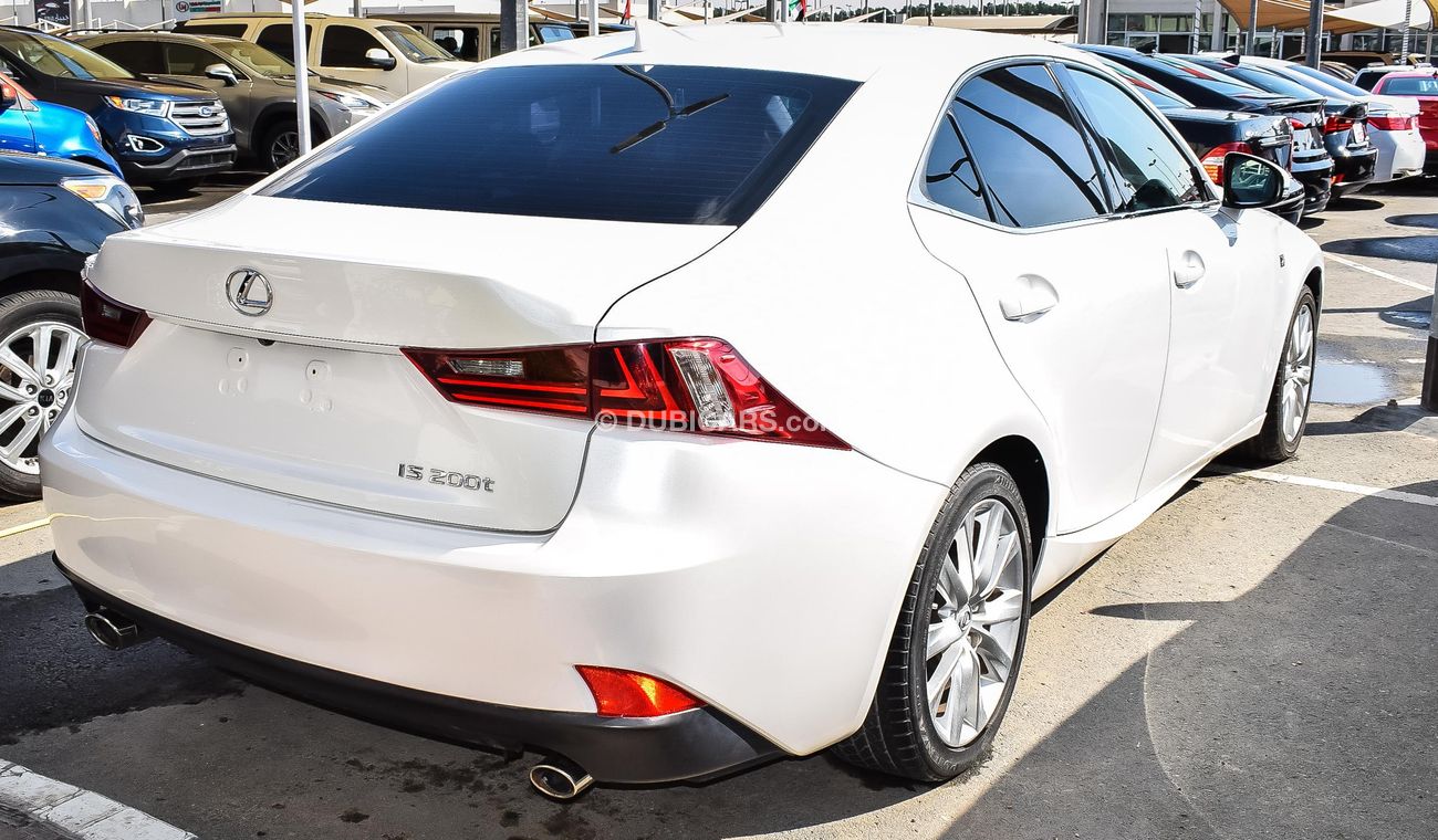 Used Lexus IS 200 t 2016 for sale in Sharjah - 200304
