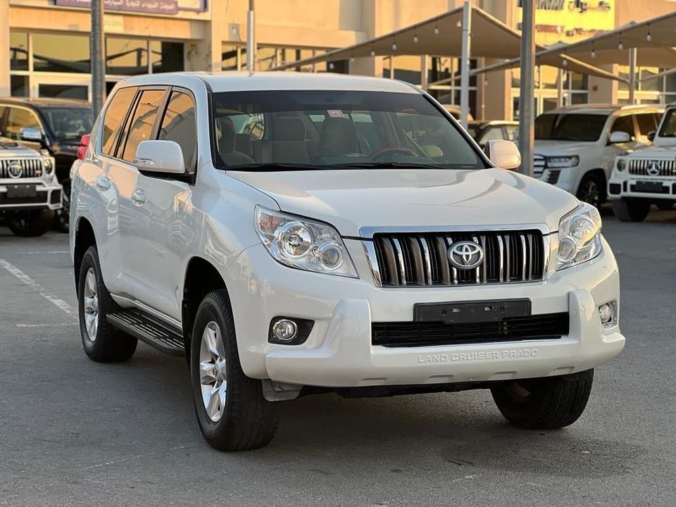 Used Toyota Prado 2011 for sale in Dubai - 701308
