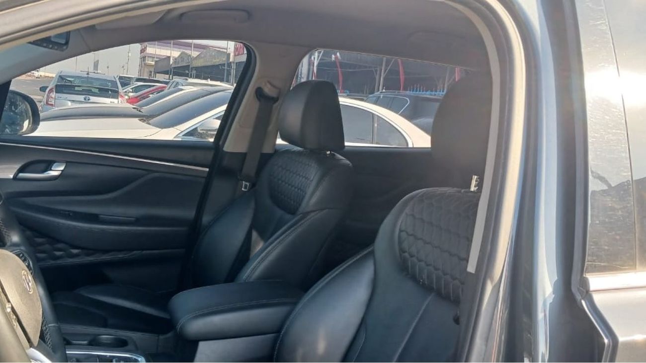 Used Hyundai Santa Fe 2019 Diesel 2019 for sale in Sharjah - 705867
