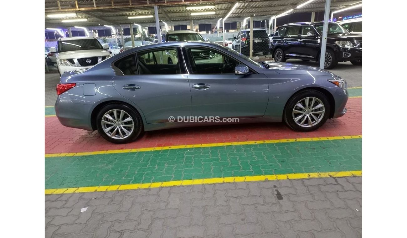 Used Infiniti Q50 Premium 2017 for sale in Dubai - 585455