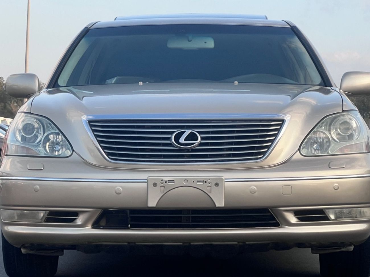 Used Lexus LS 430 2004 for sale in Sharjah - 700317