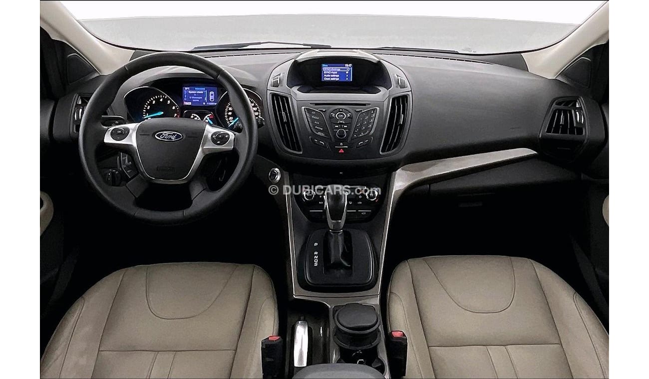 Used Ford Escape SE 2016 for sale in Dubai - 692633