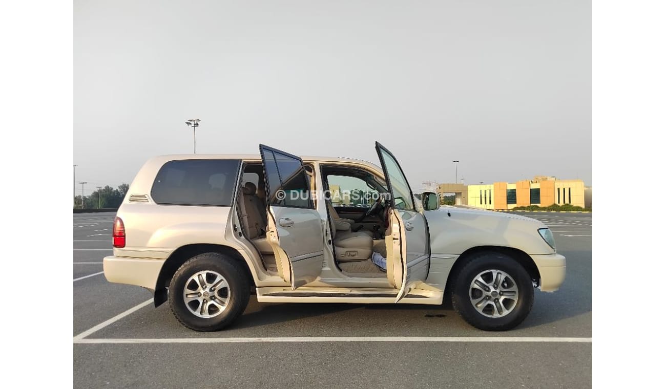 Used Lexus LX 470 2005 for sale in Sharjah - 648375