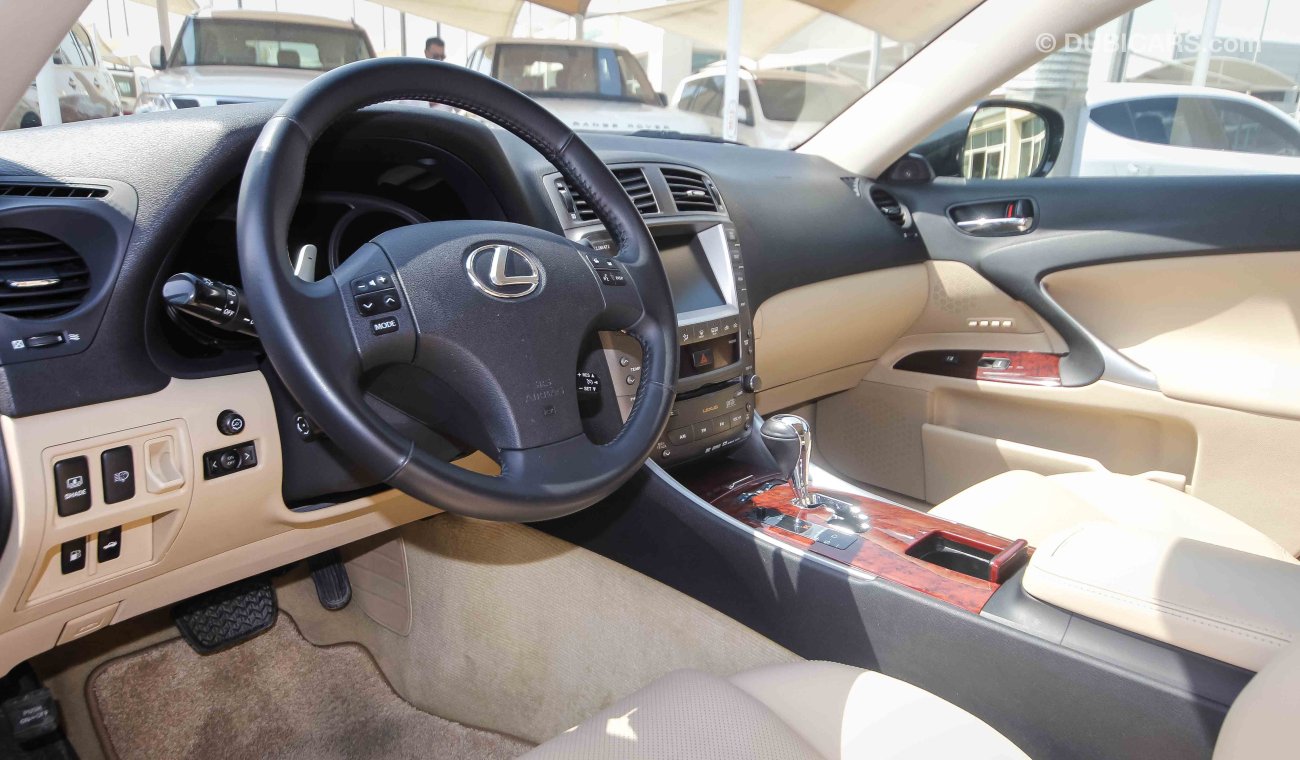 Used Lexus IS 300 2008 for sale in Dubai - 150637
