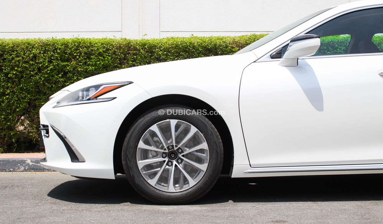 New Lexus ES 300 Hybrid 2022 for sale in Dubai - 542483