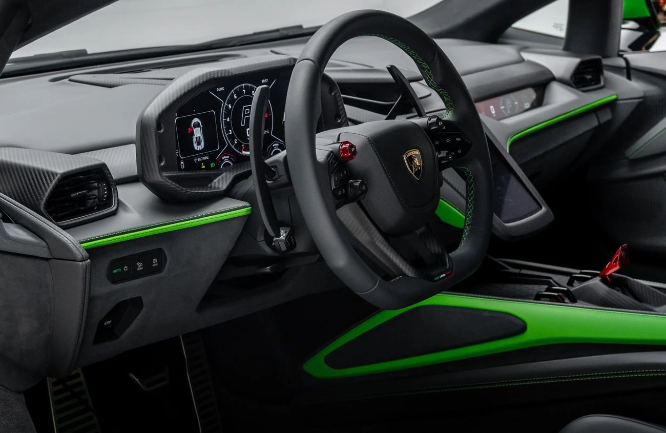 جديدة لامبورغيني ريفويلتو 6.5L V-12 Naturally Aspirated Engine + eMotor 2024 للبيع في دبي - 828050