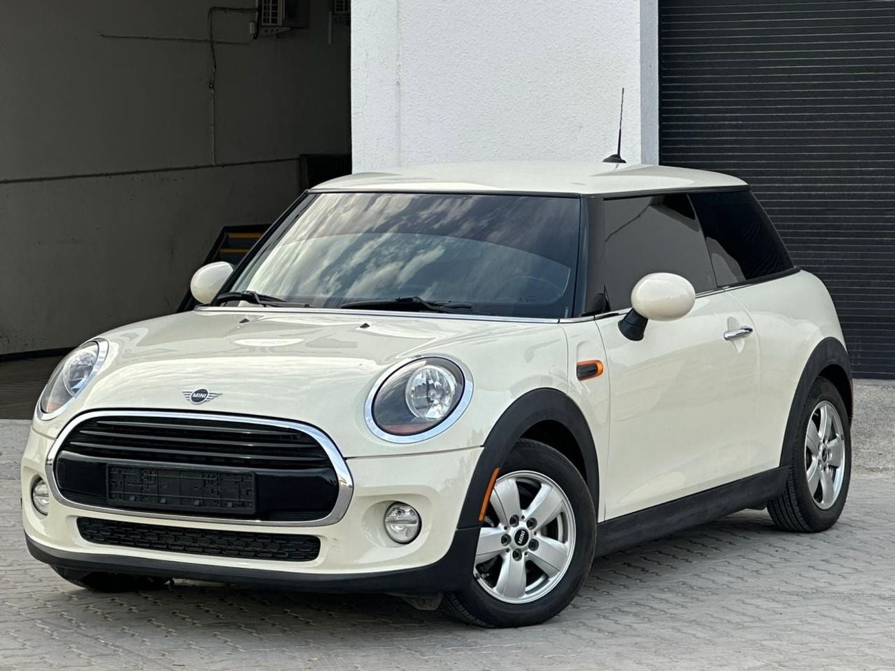 Used Mini Cooper Cabrio Std 2019 for sale in Sharjah - 747708