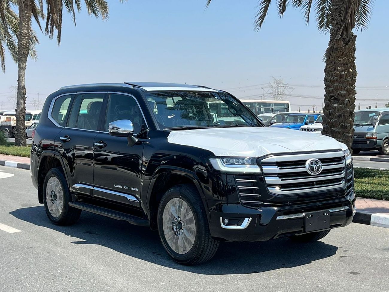 New Toyota Land Cruiser LC300 VXR 3.5L TT 2024 for sale in Dubai - 776039