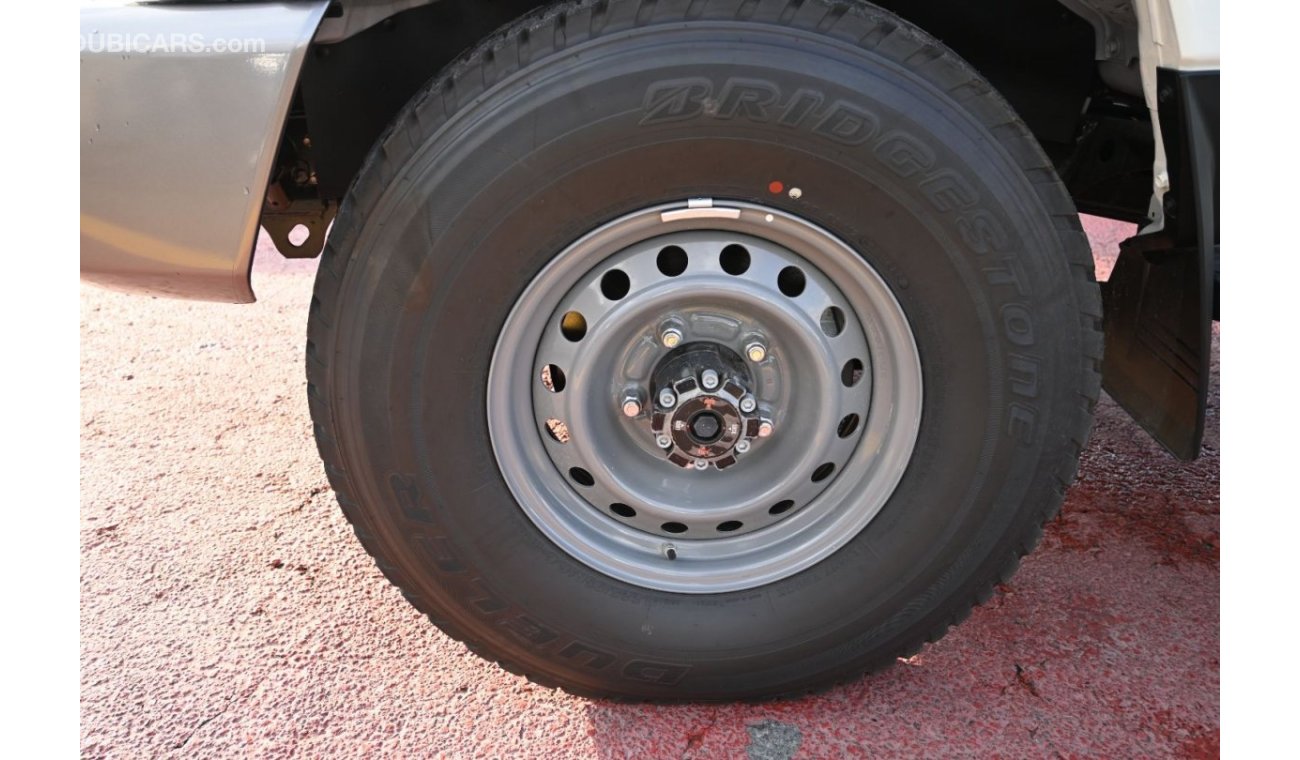 New Toyota Land Cruiser Pick Up Toyota Land Cruiser (70 Series) 4.5L ...