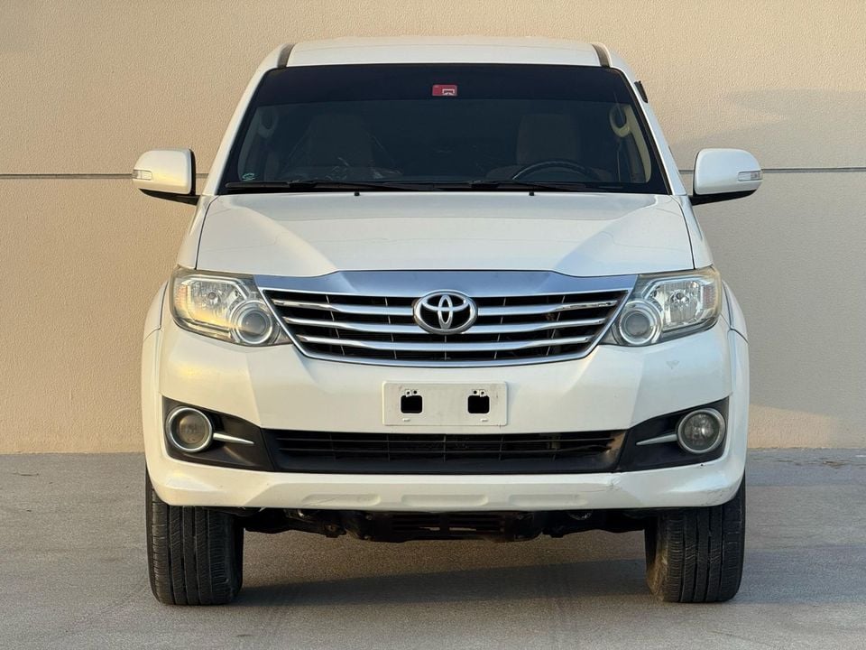 Used Toyota Fortuner white interior colour beige 7 seaters 2014 for ...