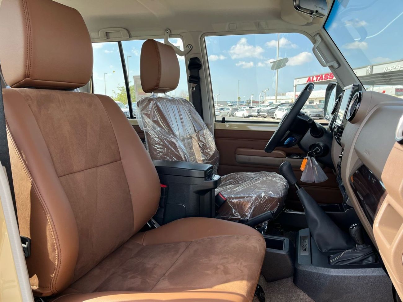 جديدة تويوتا لاند كروزر 70 LC76 HT FULL MANUAL 2024 للبيع في دبي - 712702