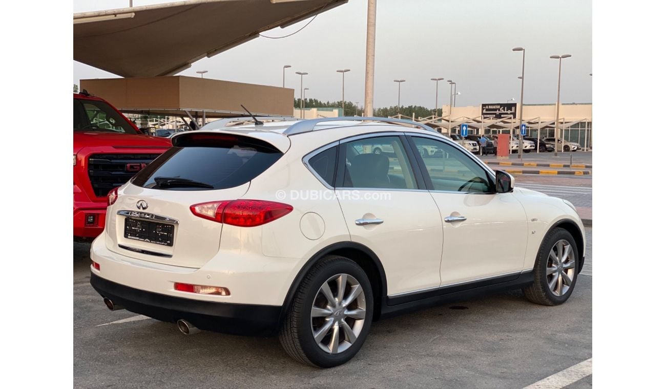 Used Infiniti EX35 2015 for sale in Dubai - 640200