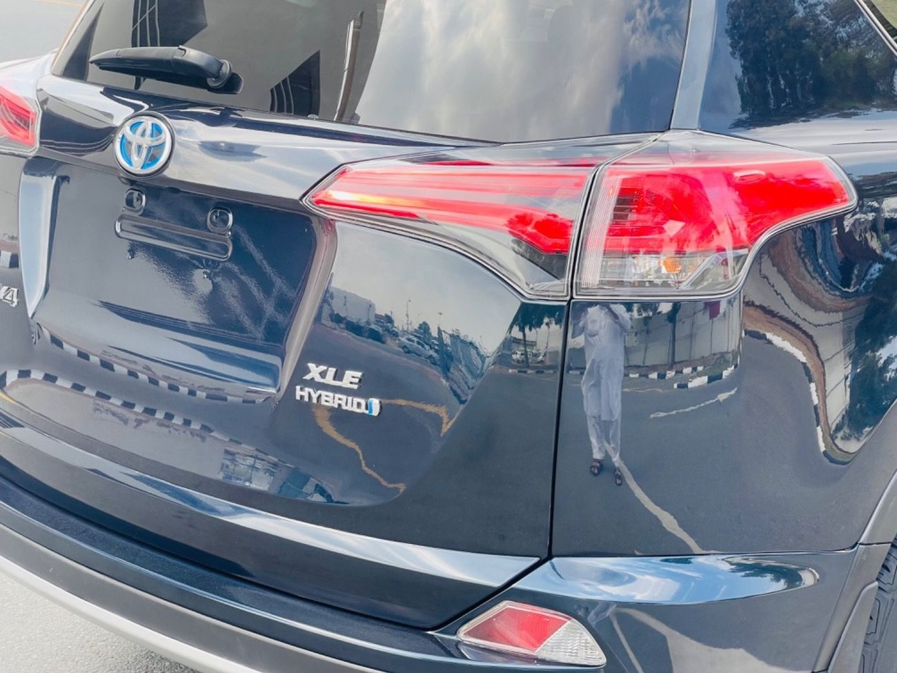 Used Toyota RAV4 Platinum Hybrid AWD full option 2017 for sale in Dubai ...