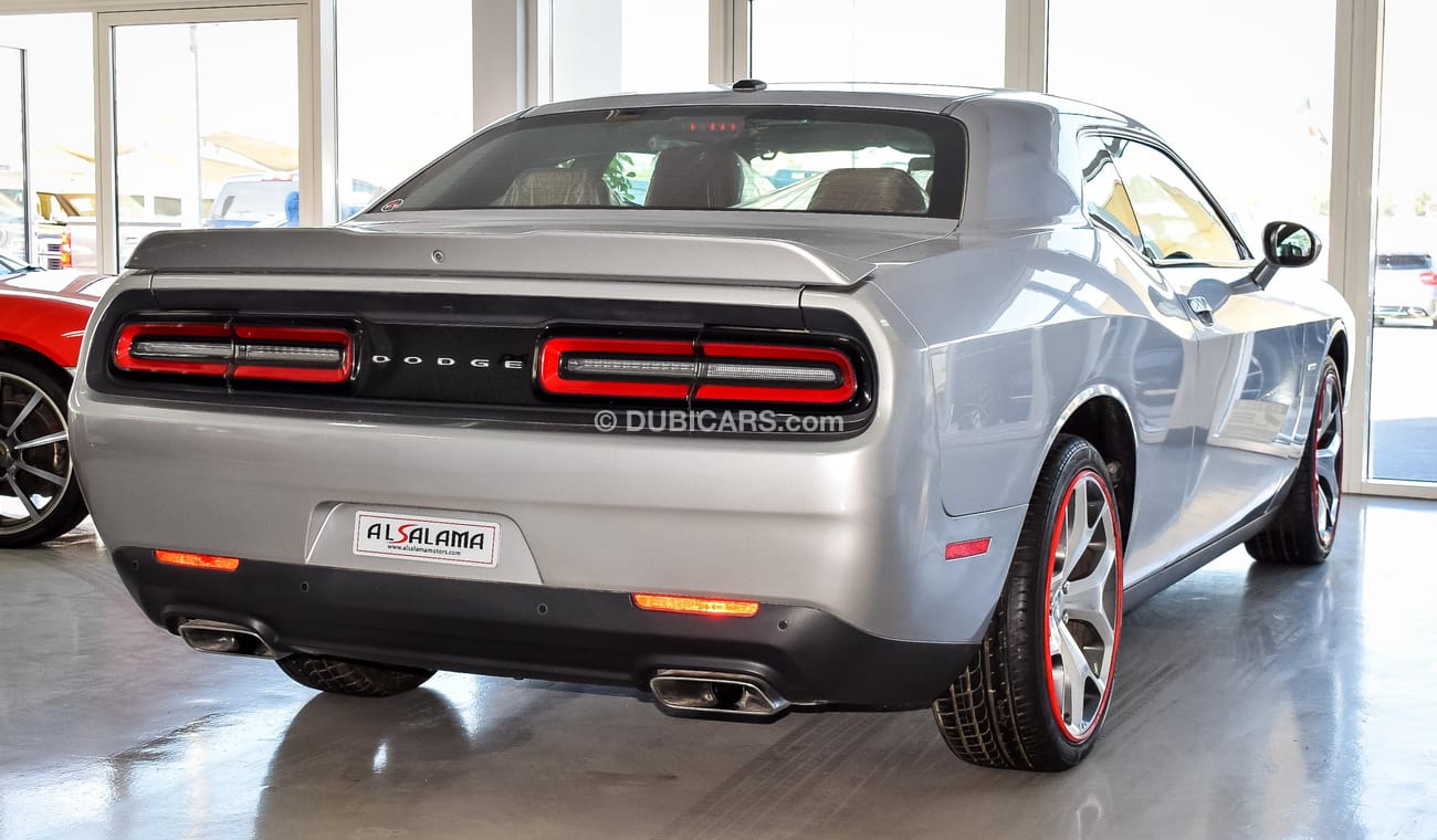 Used Dodge Challenger R/T HEMI 2016 for sale in Dubai - 205351