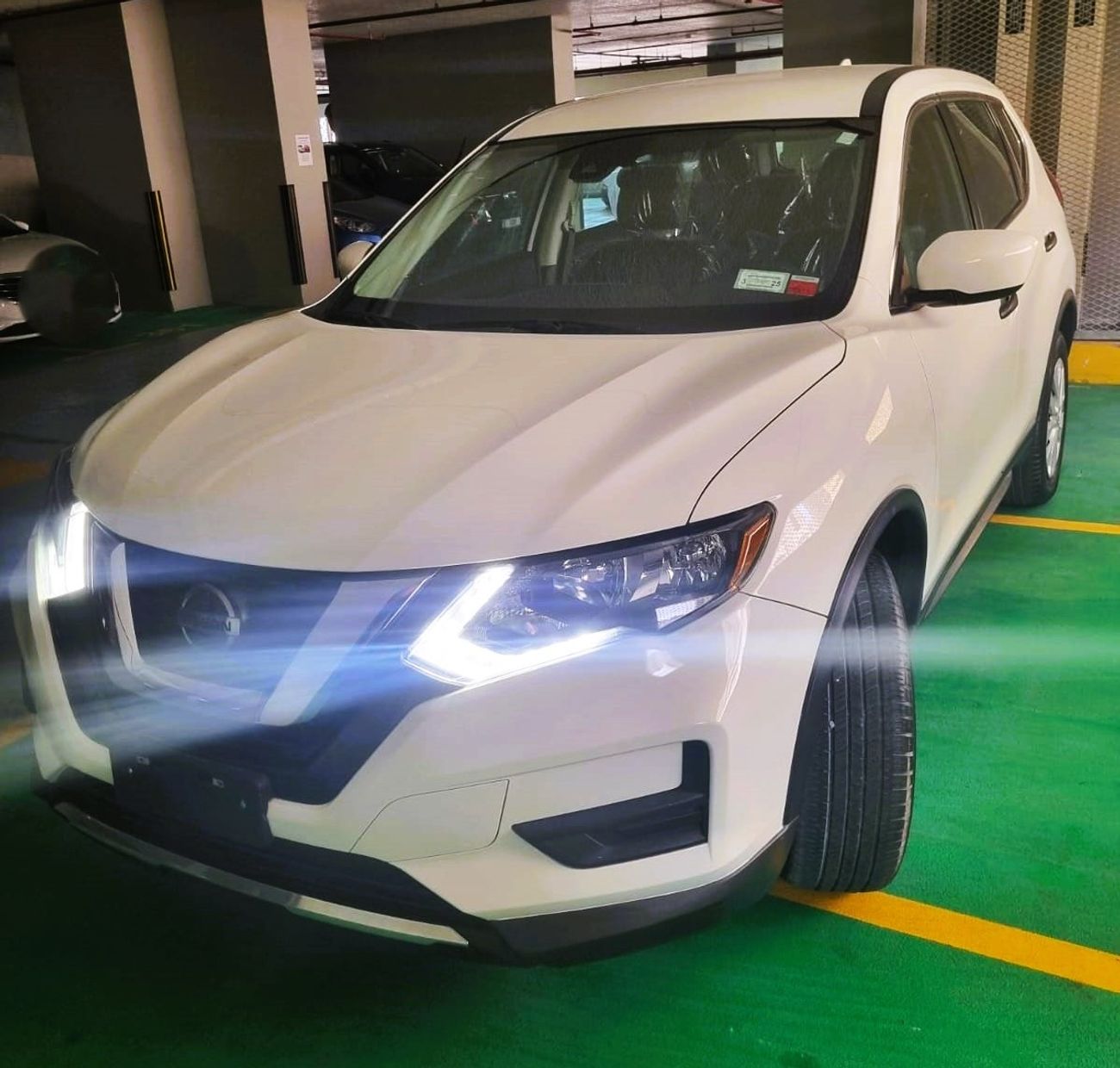 Used Nissan Rogue Base 2020 for sale in Dubai - 719758