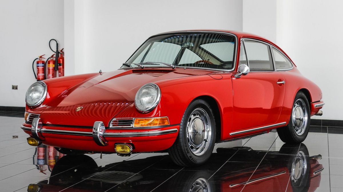Porsche 911 First Generation for sale. Red, 1965