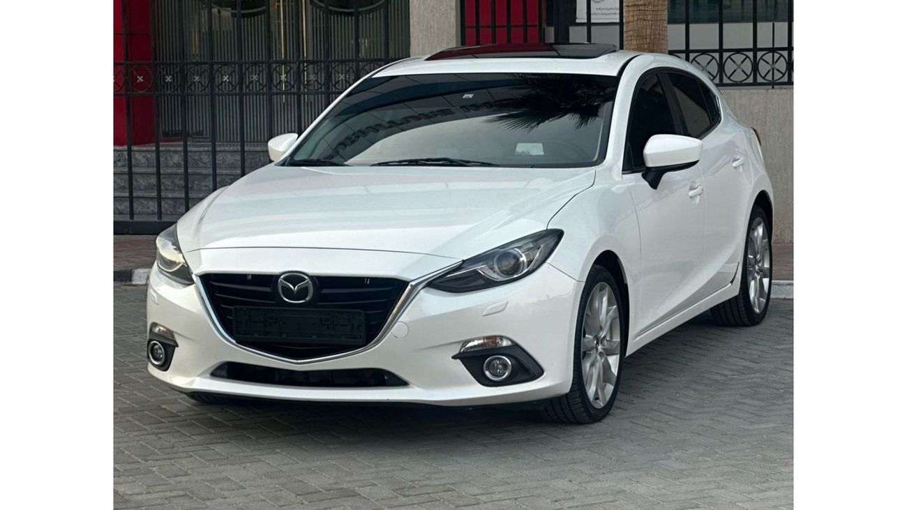 Used Mazda 3 R 2015 for sale in Sharjah - 714842