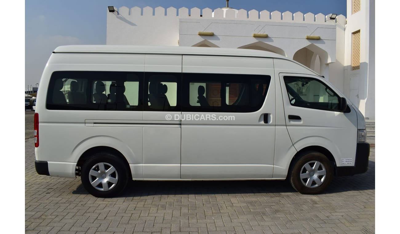 مستعملة تويوتا هاياس GL - سقف عالي LWB 2017 للبيع في الشارقة - 576000