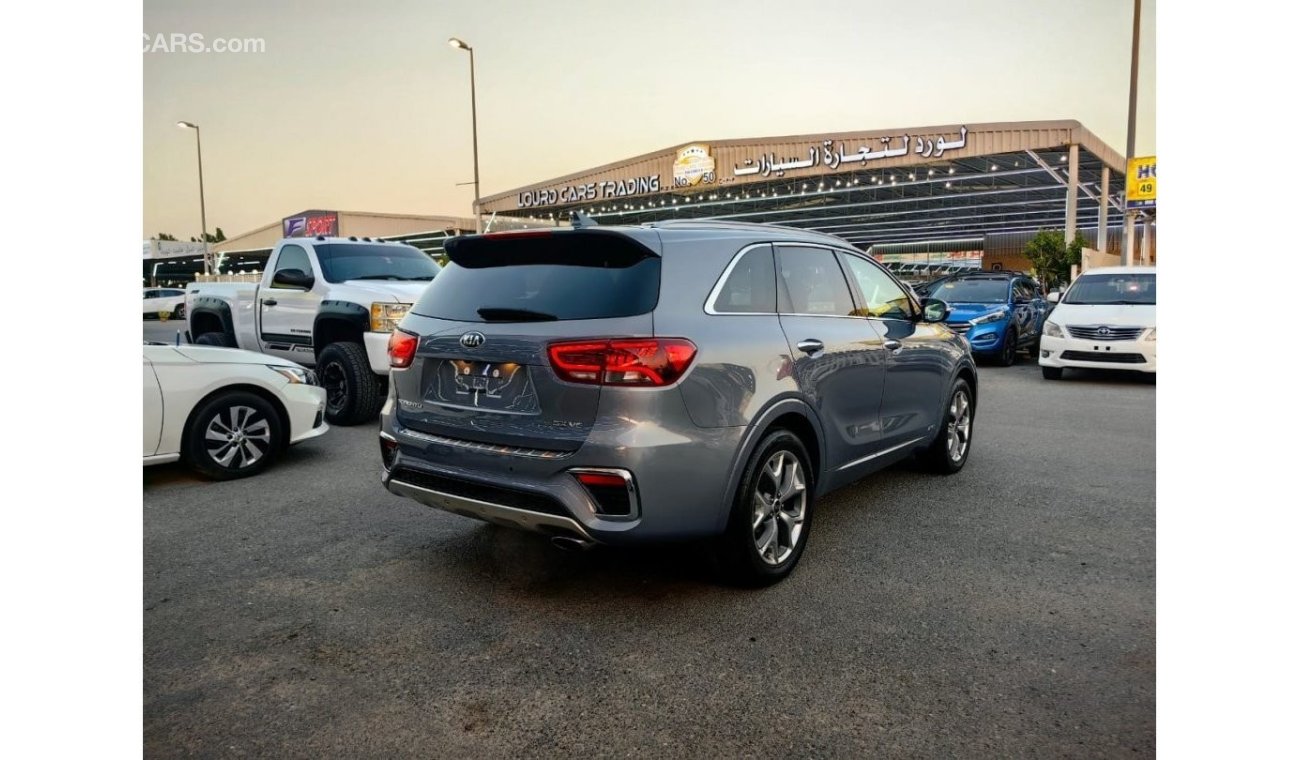 Used Kia Sorento 2020 for sale in Dubai - 588030
