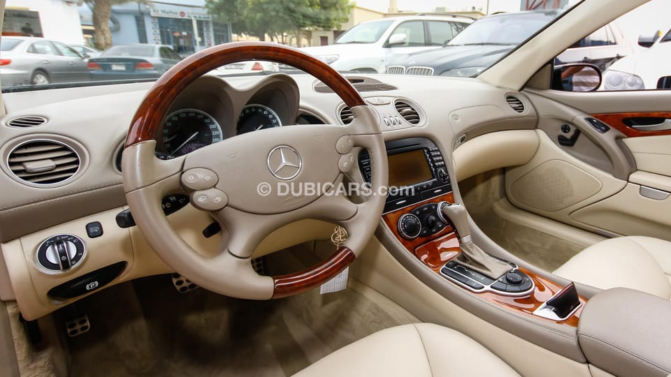 Used Mercedes-Benz SL 350 2006 for sale in Dubai - 90929
