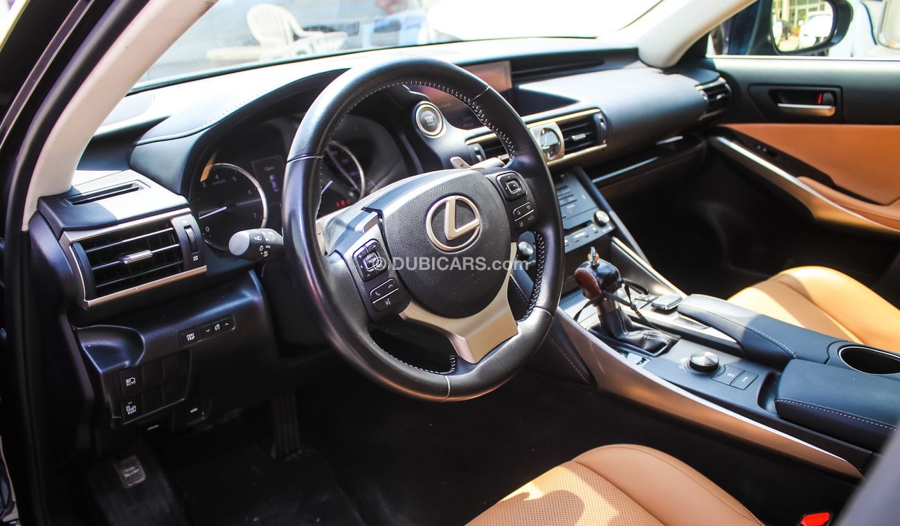 Used Lexus IS300 2017 for sale in Dubai - 262418