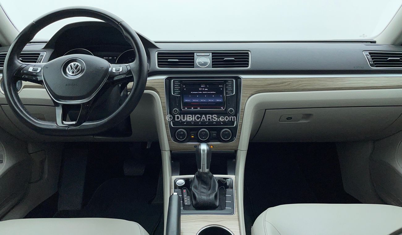 Used Volkswagen Passat SEL 2500 2017 for sale in Dubai - 484349