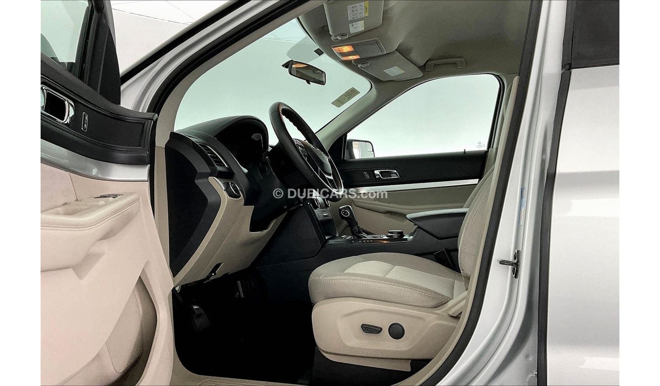 Used Ford Explorer XL / Standard 2019 for sale in Dubai - 575623