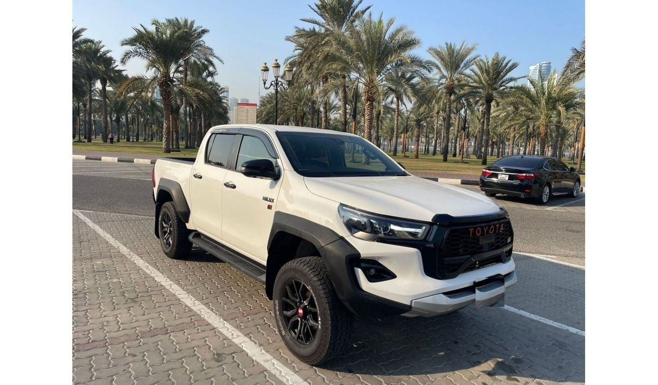 Used Toyota Hilux 2023 for sale in Dubai - 806472