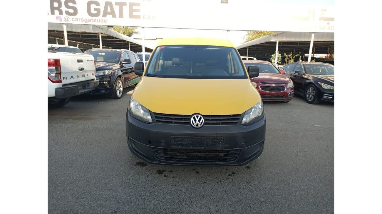 Used Volkswagen Caddy Std 2015 for sale in Dubai - 745123