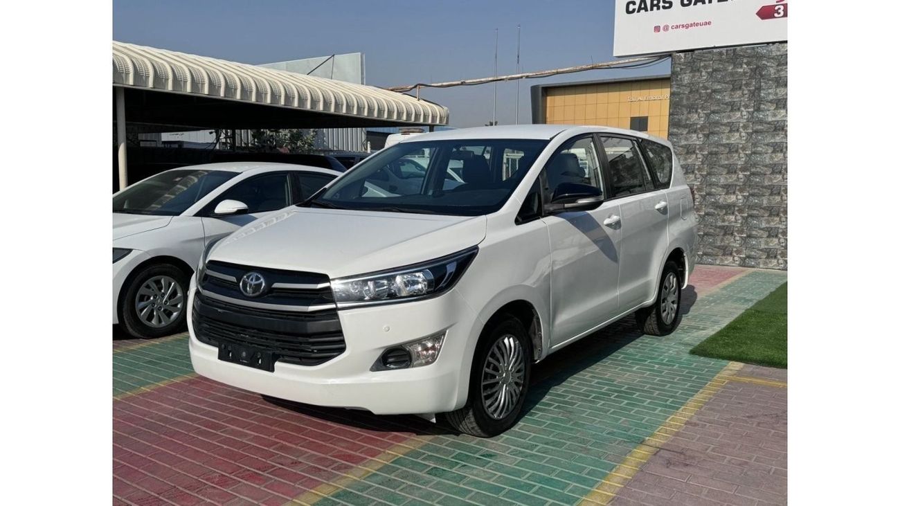 Used Toyota Innova SE 2017 for sale in Dubai - 747140
