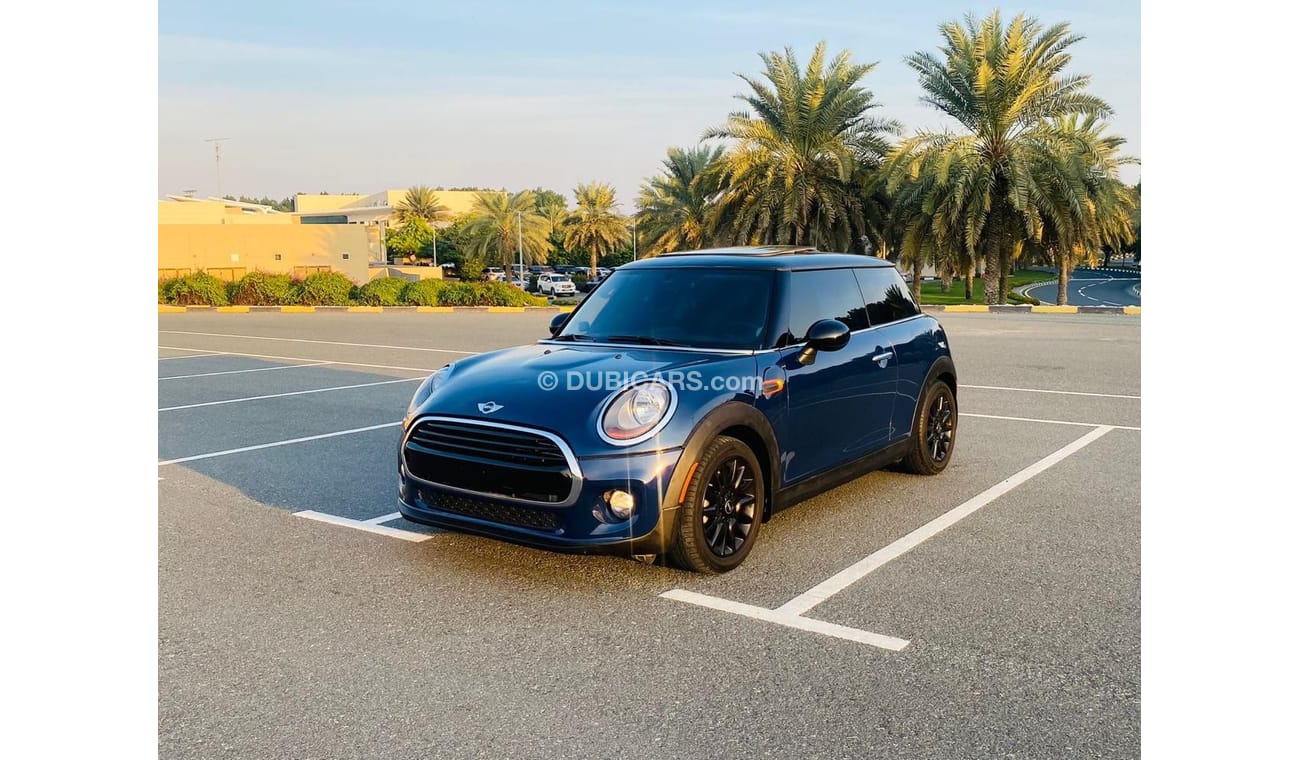 Used Mini Cooper Std Good condition car 2017 for sale in Dubai - 694138