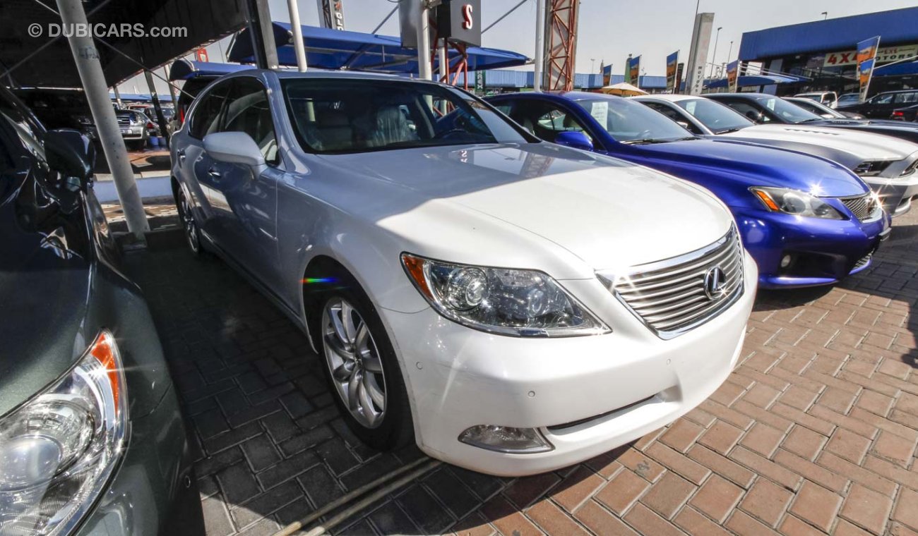 Used Lexus LS460 2008 for sale in Dubai - 14889