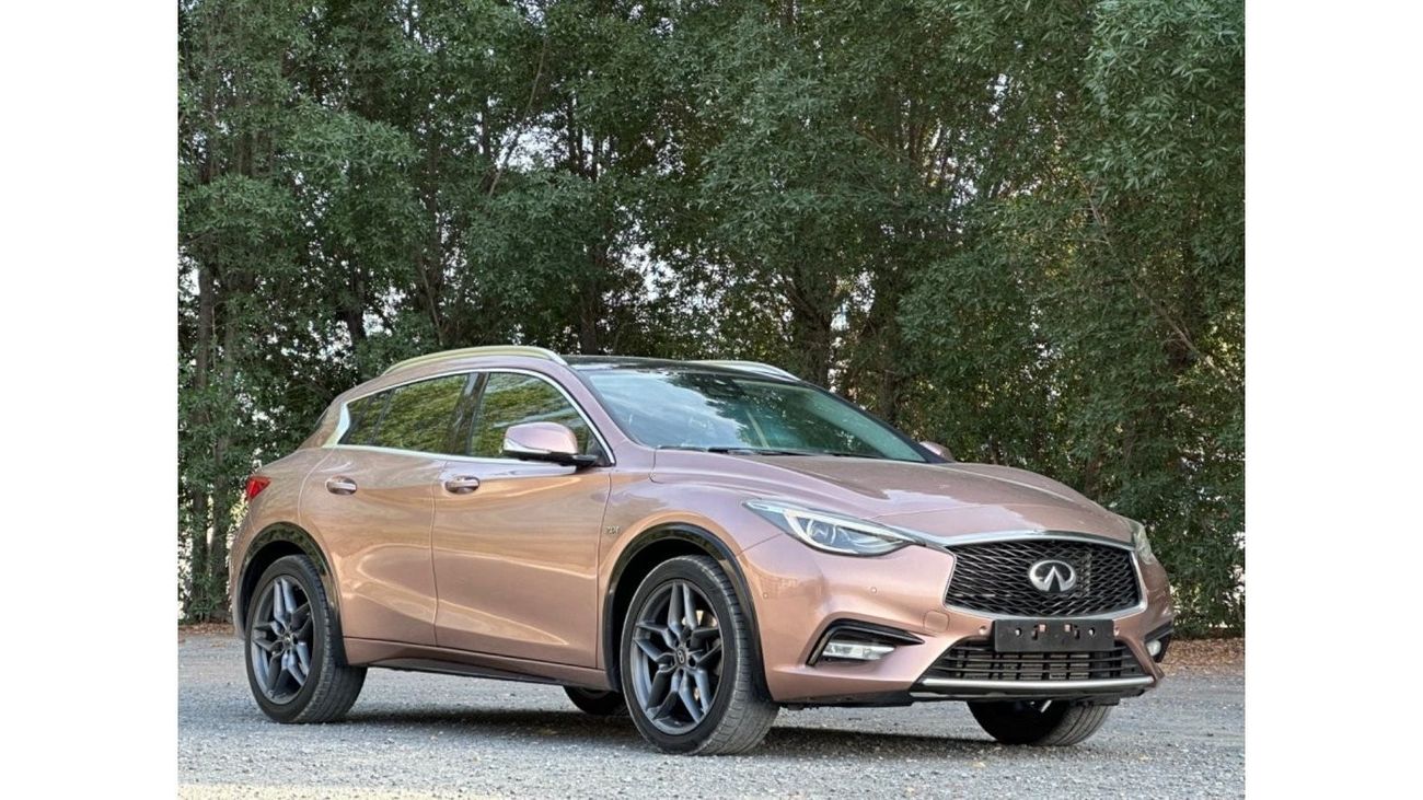 Used Infiniti QX30 Premium 2018 for sale in Sharjah - 730880