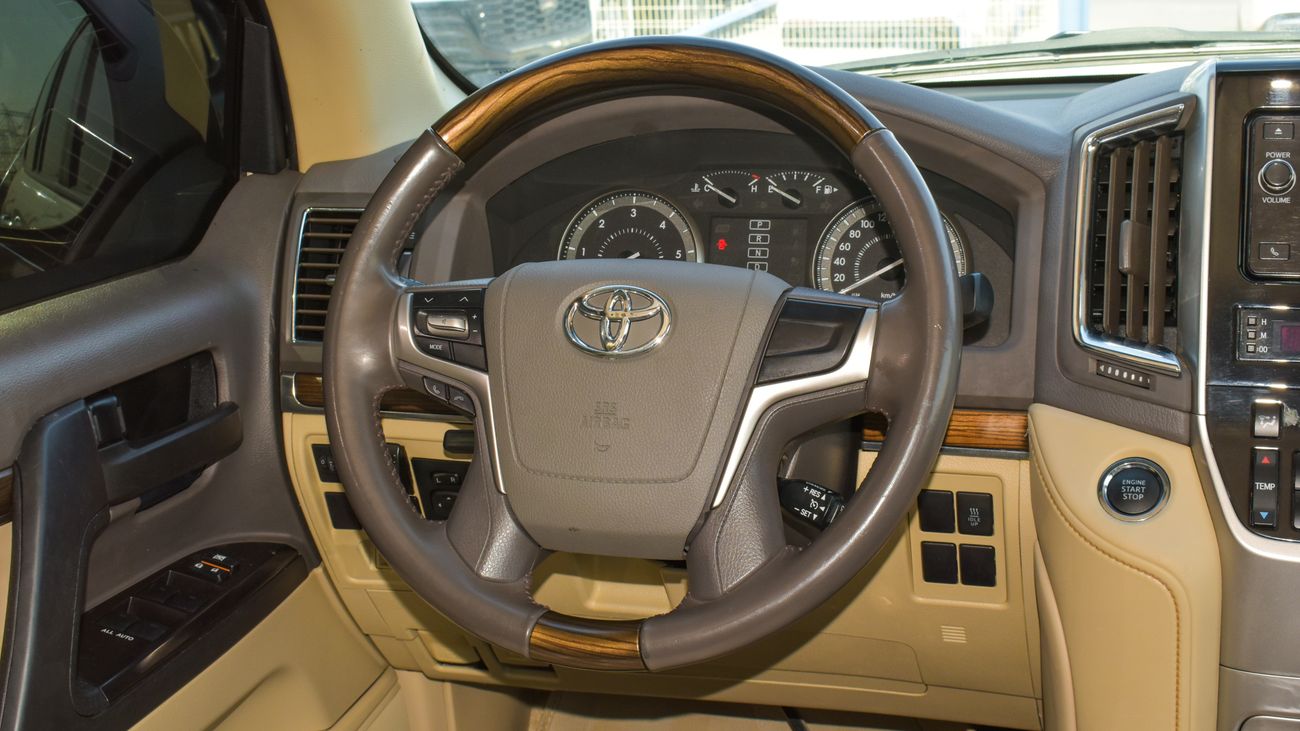 Used Toyota Land Cruiser GXR D4D 2021 for sale in Dubai - 702212
