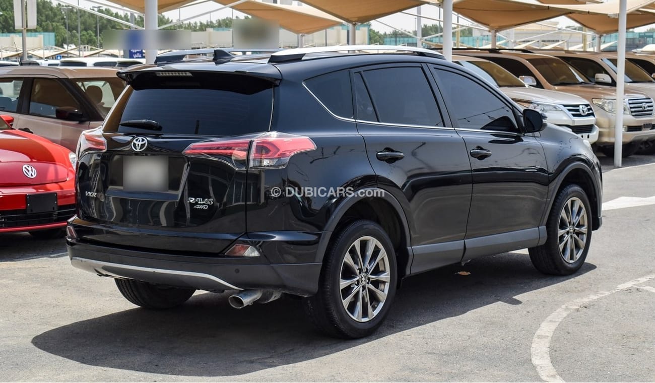 Used Toyota RAV4 VXR 2018 for sale in Dubai - 769332