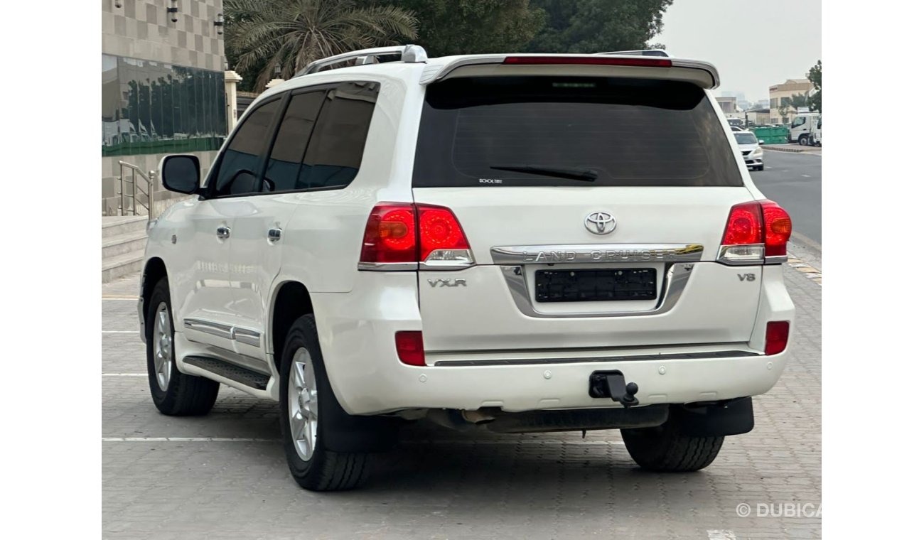 Used Toyota Land Cruiser 2011 for sale in Dubai - 699721