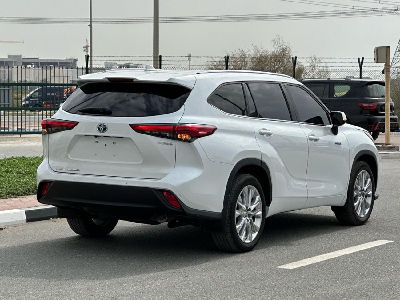 Used LTD HEV 2022 Toyota Highlander Limited Hybrid 2.5L, GCC 2022 for ...